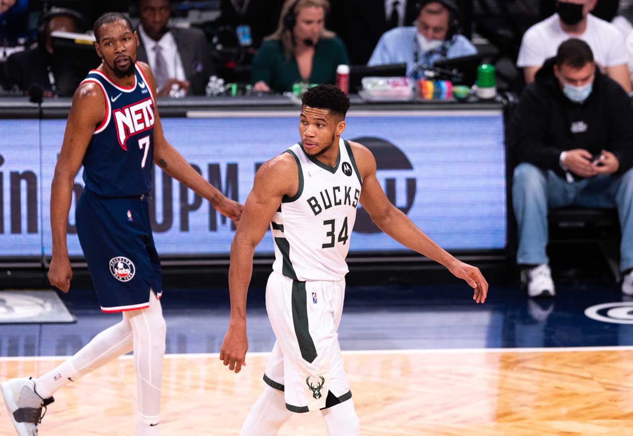 NBA Player Prop Bets: Bucks & Bulls Scoreboard Watch | 4for4