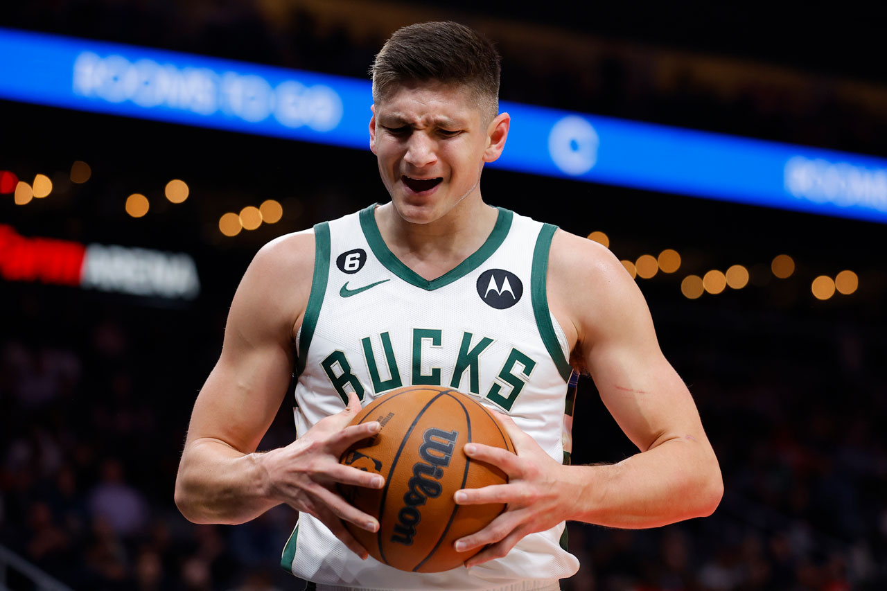 NBA Player Prop Bets: Allen Gives More Than Cheap Shots | 4for4