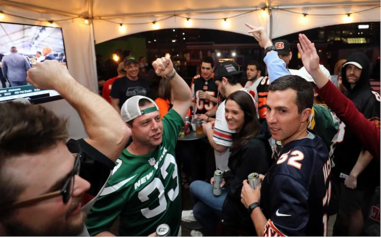 Fantasy Football Salary Cap Draft Nomination Strategies | 4for4