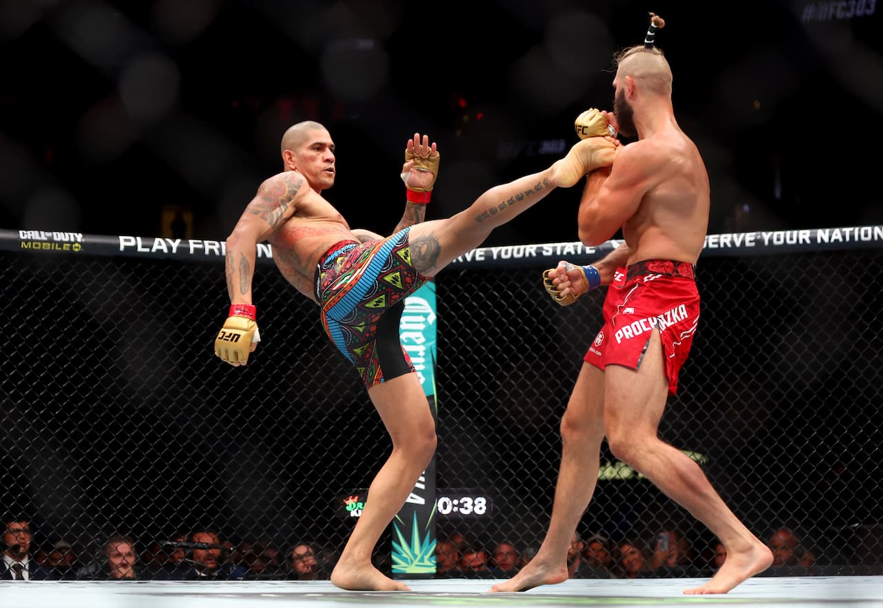 Scott Smith’s Top Plays for UFC 307: Pereira vs Rountree | 4for4