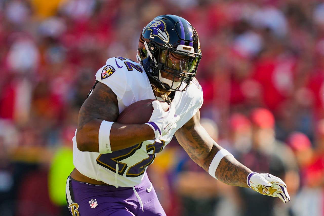 Pat Mayo's UPDATED 2025 Week 8 Fantasy Football Rankings, Starts, Sits ...